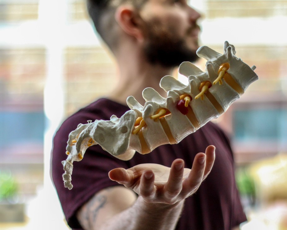 Back pain, Disc Injury and How Chiropractic Can Help - Advanced ...